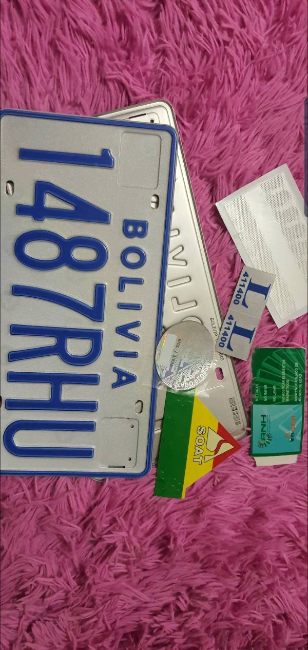 placas par con sticker en Oruro