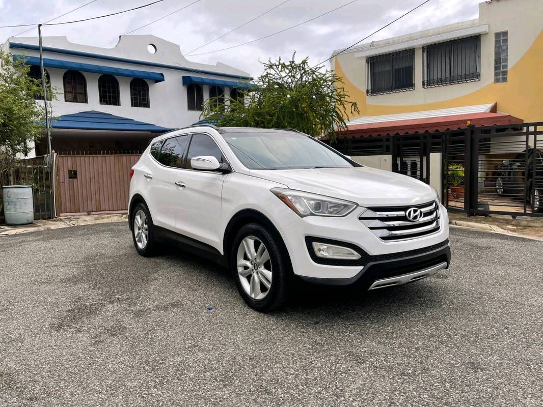 2015. Hyundai Santa fe sport 2.0T ultimate en Santo Domingo
