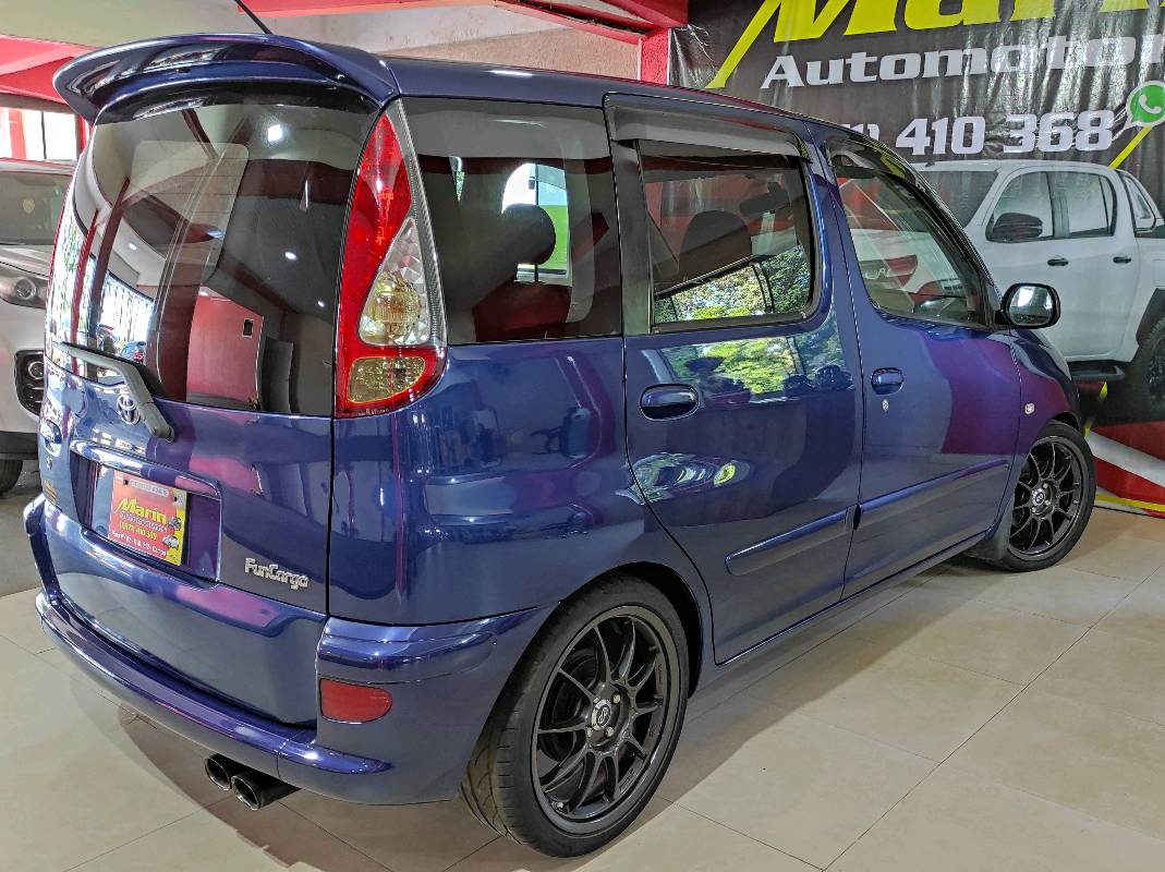 Toyota FunCargo en Caaguazu