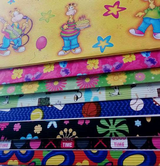 Cartulina plastificada con diseño en Lima