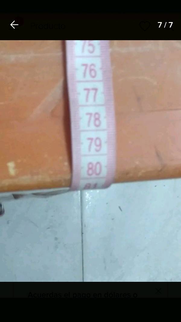 Mesa Plástica Manaplas Roja Cuadrada 80x80 Usada Con Detalle en Caracas