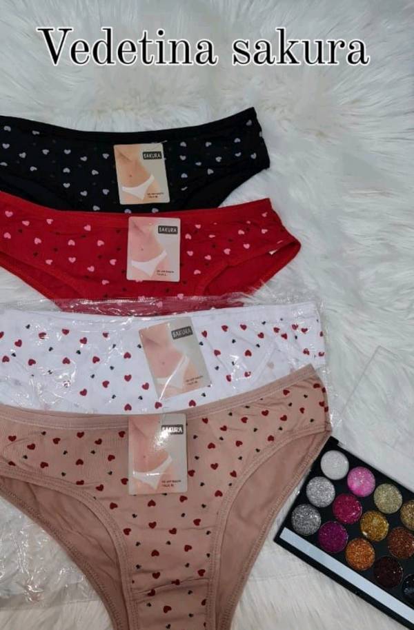 Docena vedetina sakura en Escobar