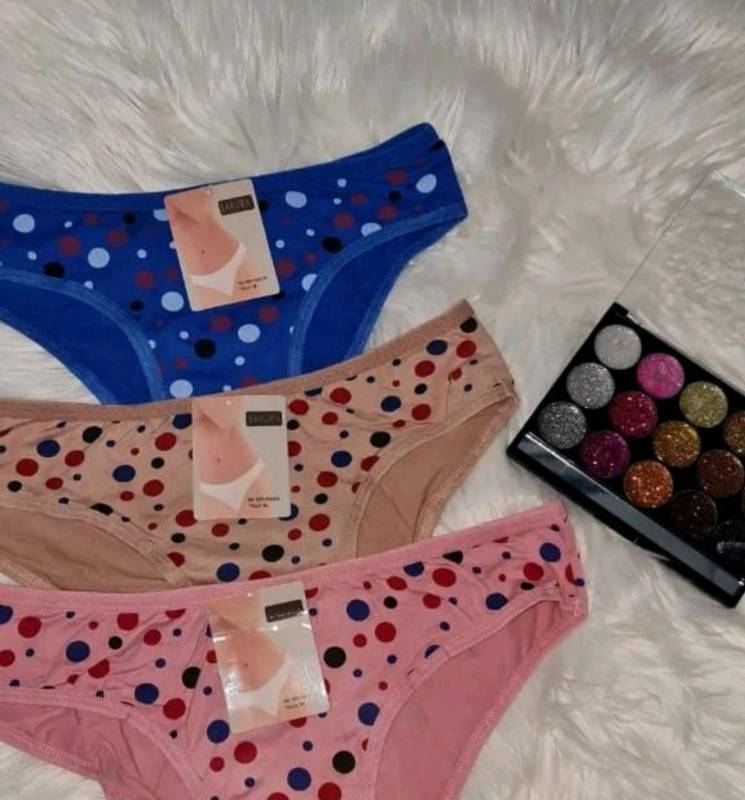 Docena vedetina sakura en Escobar