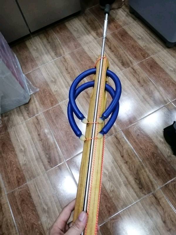 Arpón artesanal en Manta