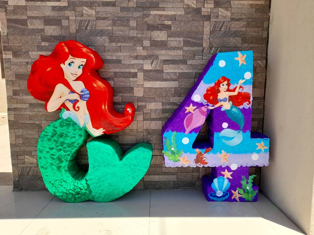 Dúo sirenita Ariel en Ensenada