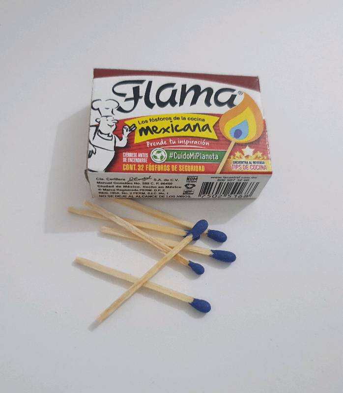 Caja de cerillos de madera en San Juan del río
