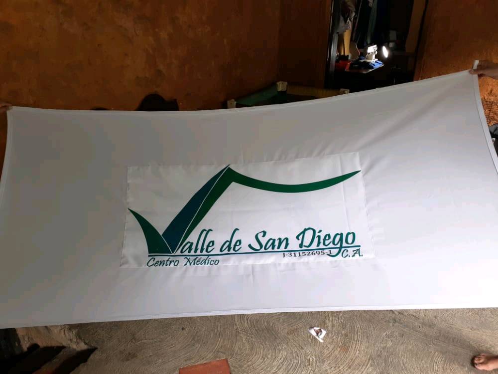 Banderas con logotipo en Valencia