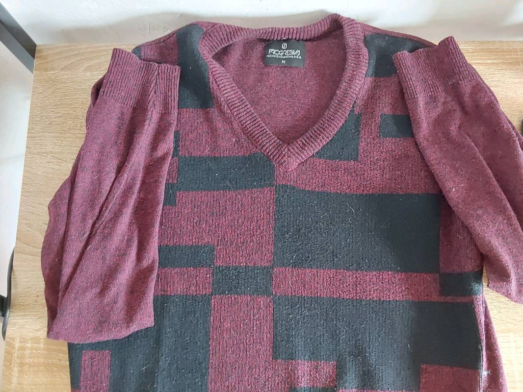 Sueter formal talla S en 13 CL PTE, Casa #49, Bosques de la Paz