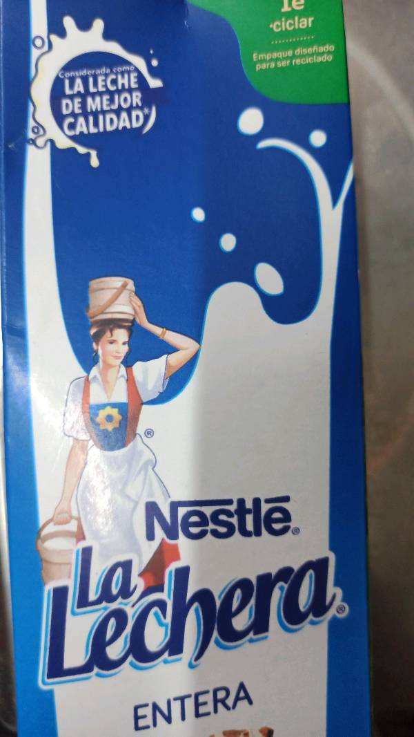 Leche entera. en Santo Domingo