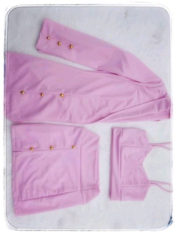 Conjunto de 3 piezas: blazer, top y pollera en Buenos Aires