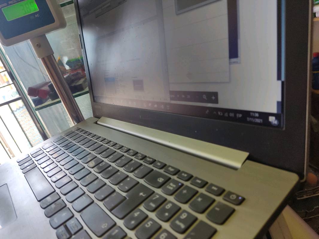 Laptop Lenovo AMD A9 en Yura