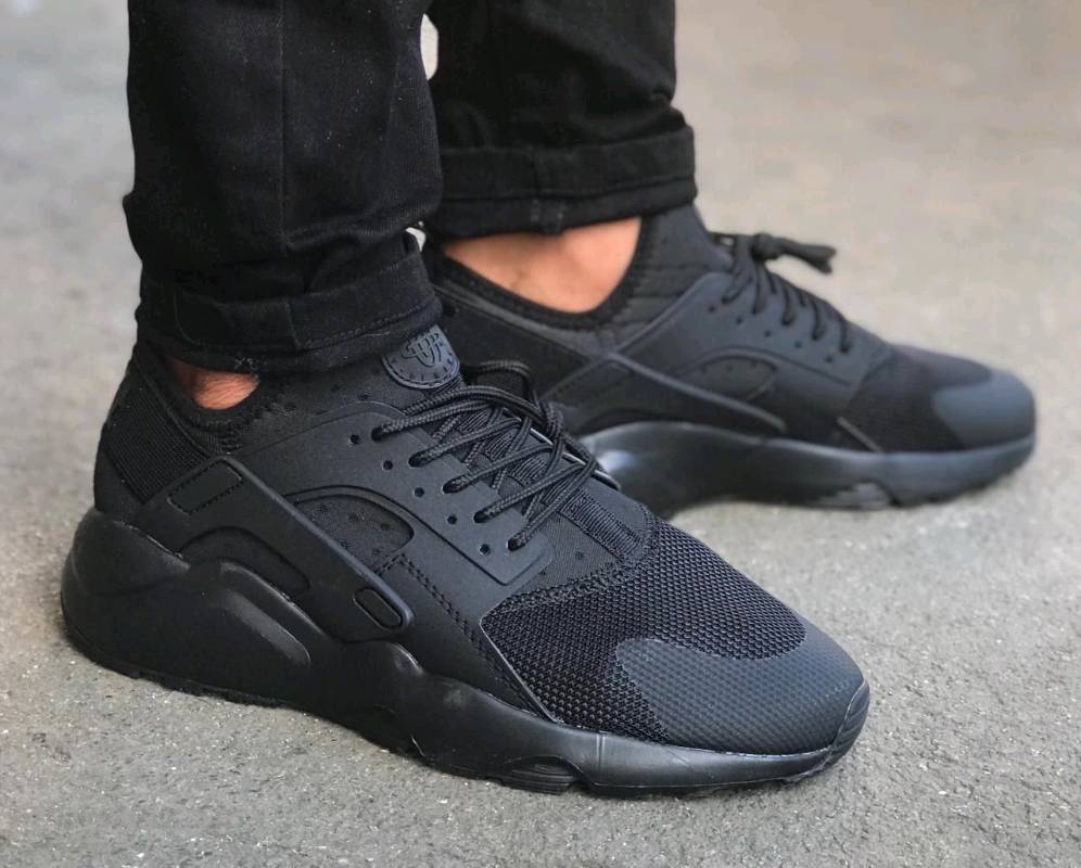 Tenis guaracha de hombre y mujer en Salvaleon de Higuey