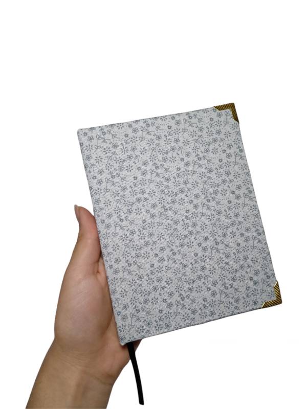 Libreta silver puntas doradas en Bogota