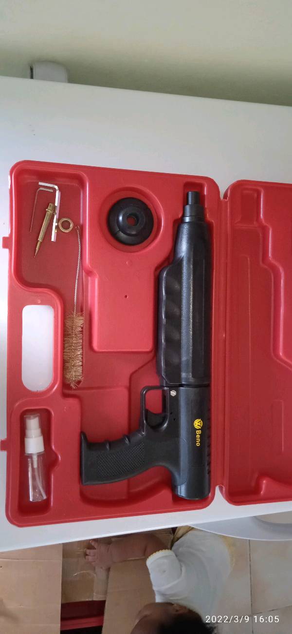 Pistola de clavo en Santo Domingo