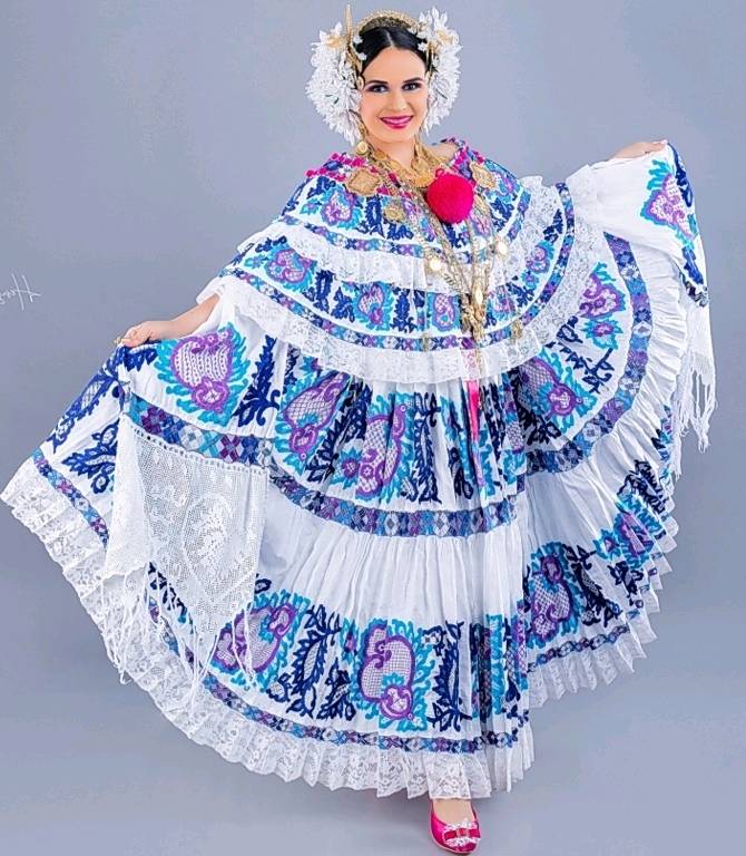 Pollera de gala en Panama