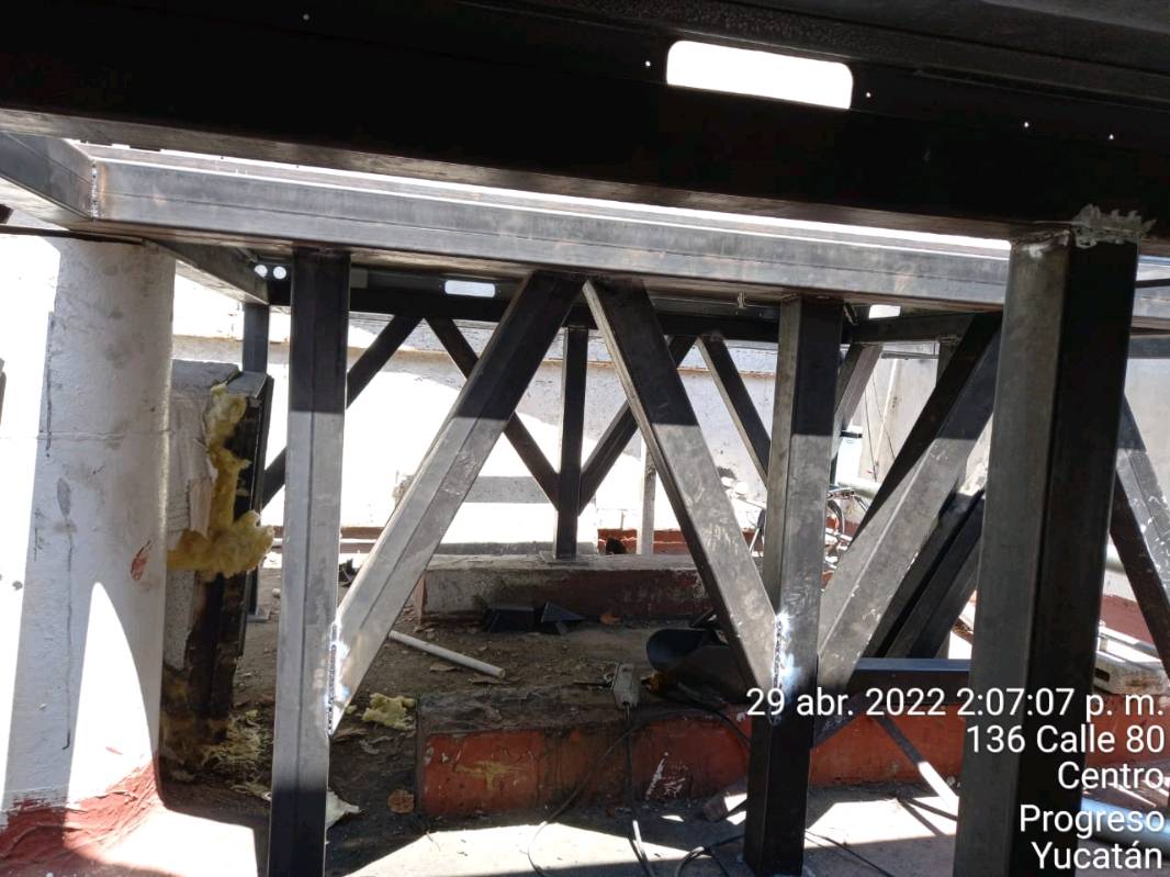 Fabricación de base de estructura de PTR en Campeche