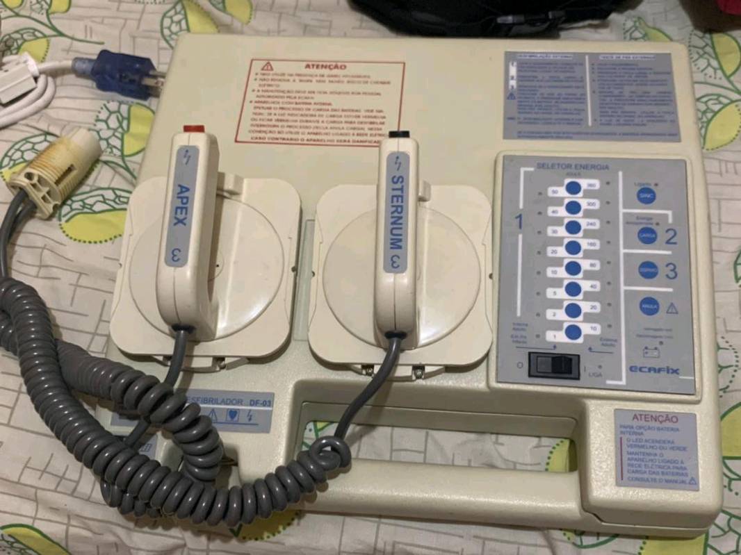 Desfibrilador Ecafix modelo DF-03 en turmero