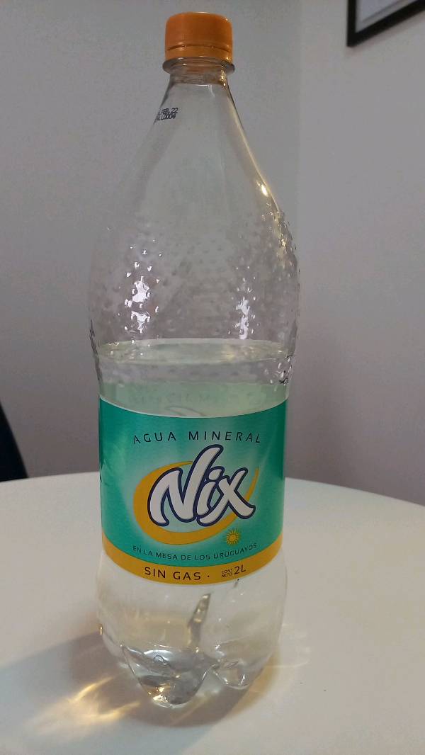 Agua Nix 2l Sin Gas en Montevideo