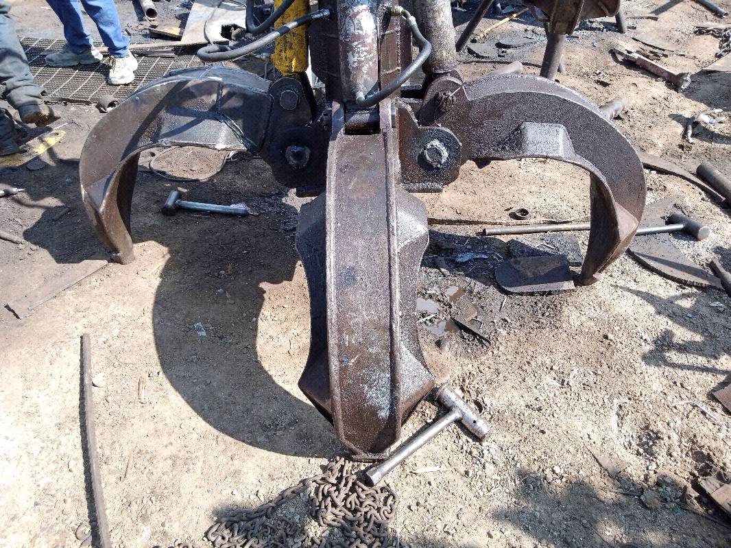 Garras para recolección de metales en Porlamar