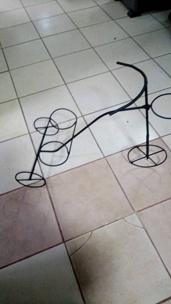 Masetero tipo triciclo en metal en San Jose