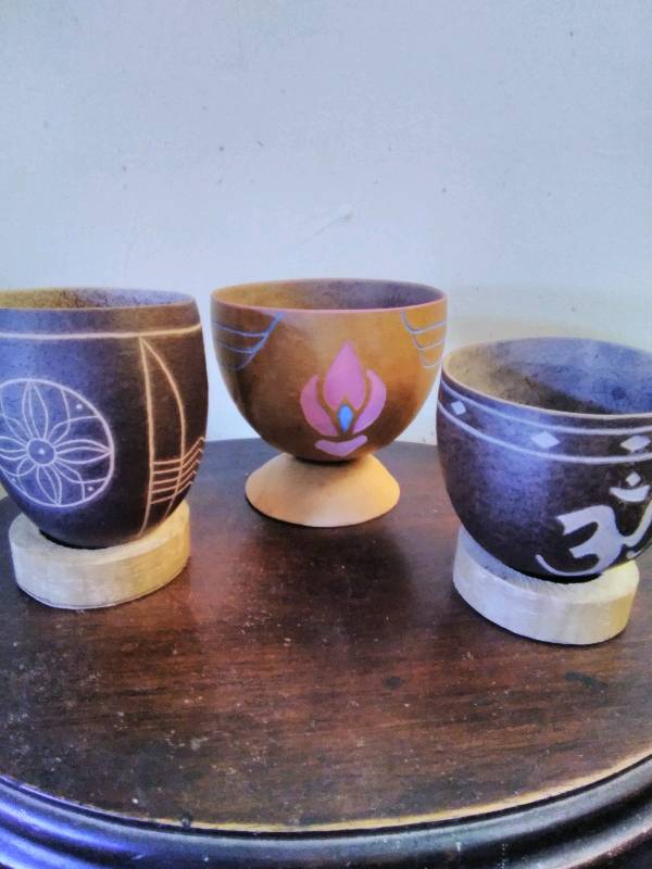 Vasos hechos con tapara en Turmero