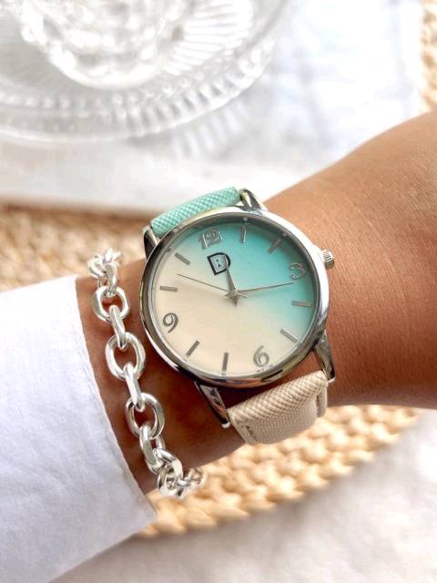 Reloj turquesa en Posadas