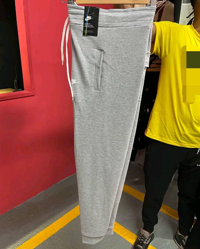 Monos de Caballero Nike en Caracas