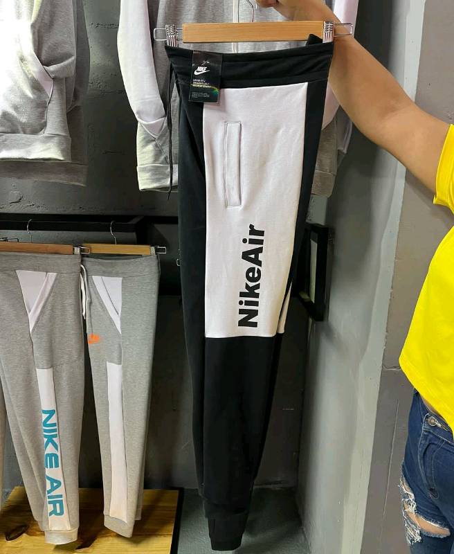 Monos de Caballero Nike en Caracas