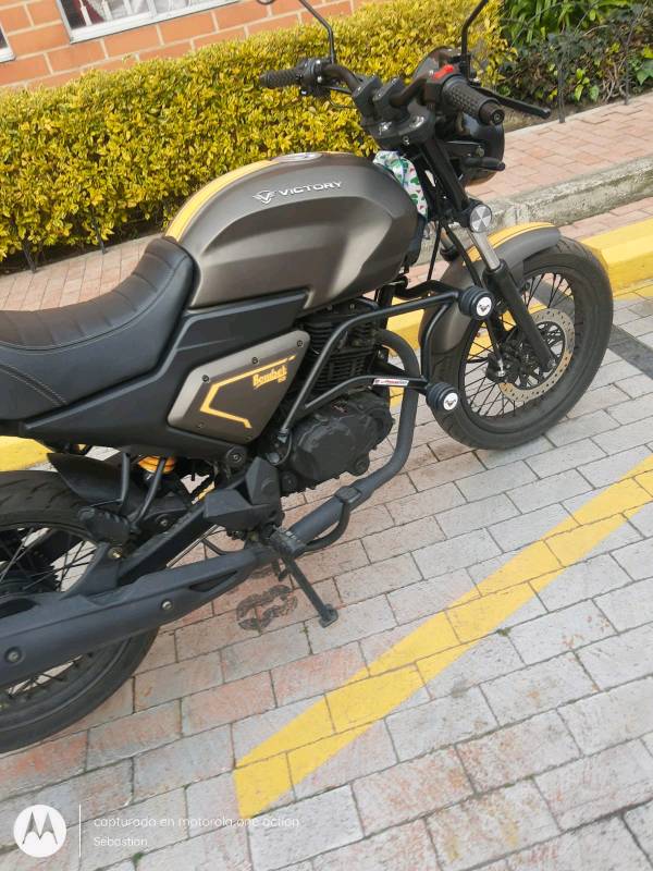 Defensa bomber 150 en Bogotá