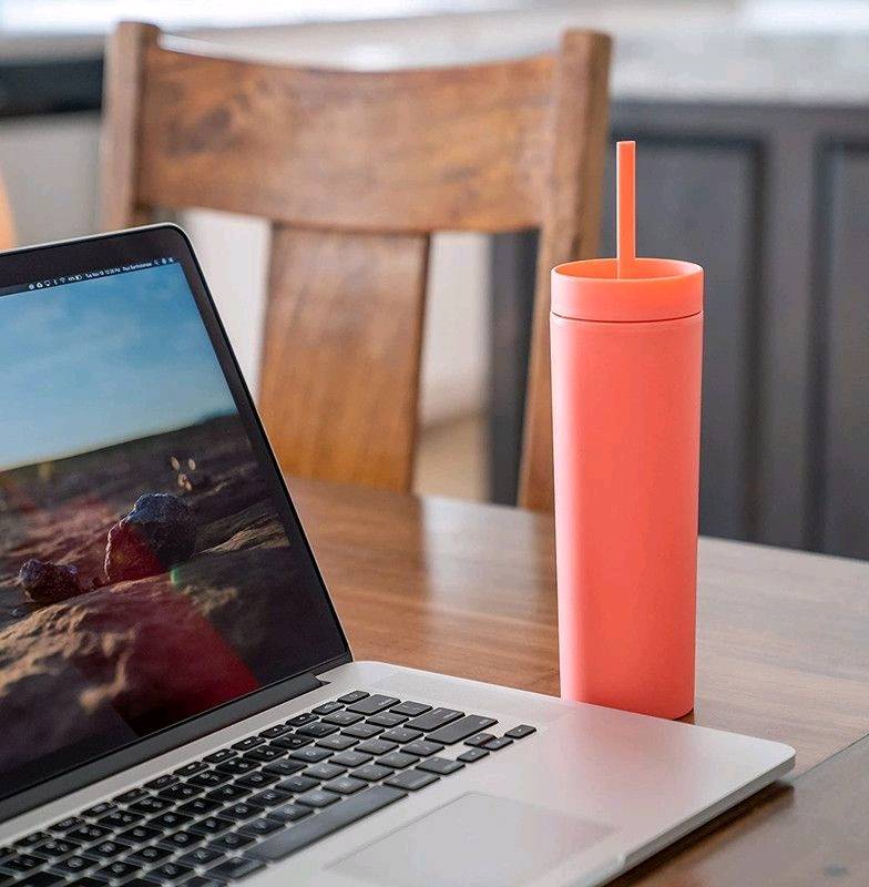 Vaso con chupi en Managua