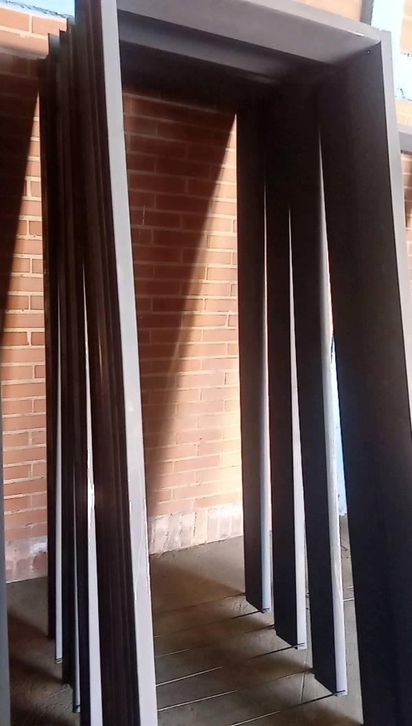 MARCO PARA PUERTAS DE DIFERENTES MEDIDAS en Los Guayos