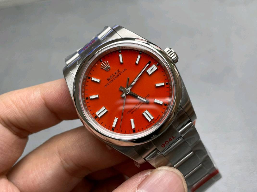 Rolex Oyster Perpetual (Rojo) en Tegucigalpa