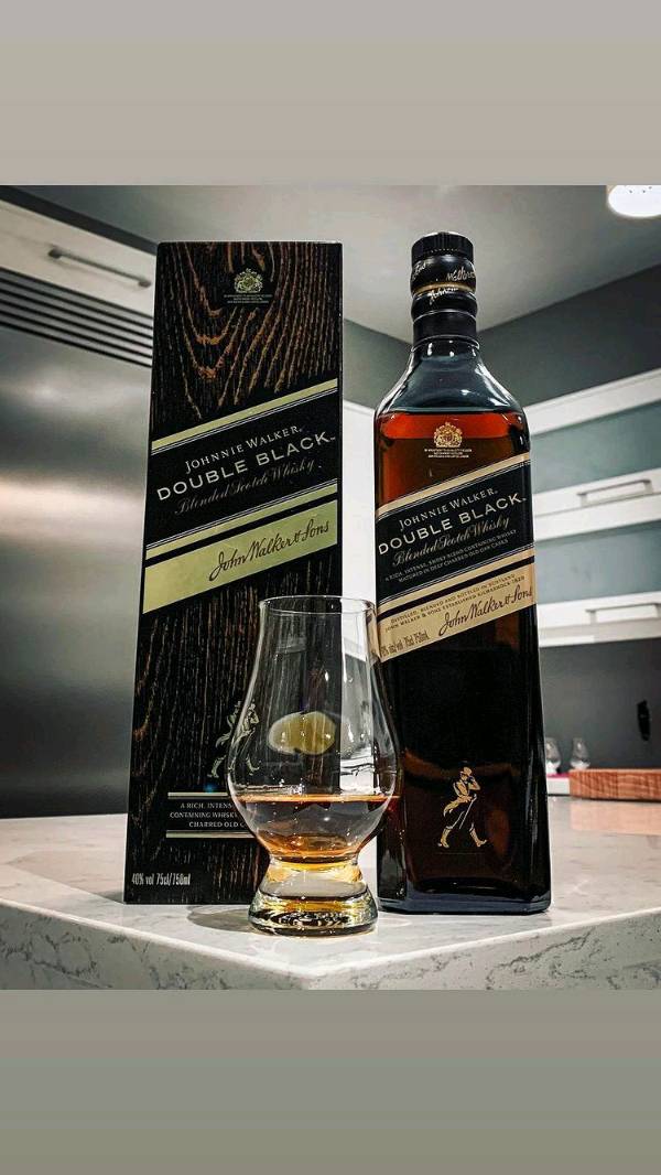 Johnnie Walker Double Black Litro en Guayaquil