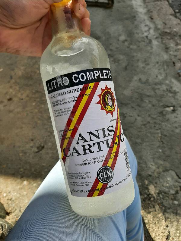 Anis cartujo (litro) en Maracay
