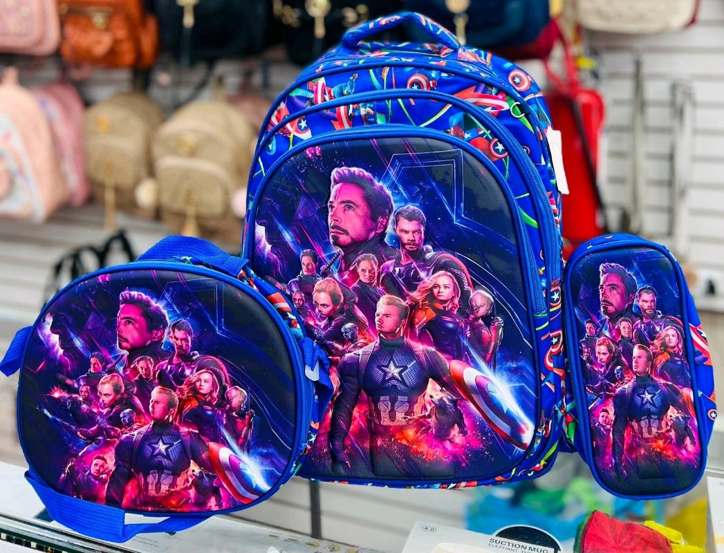 Trío de bolso escolar en San Jose